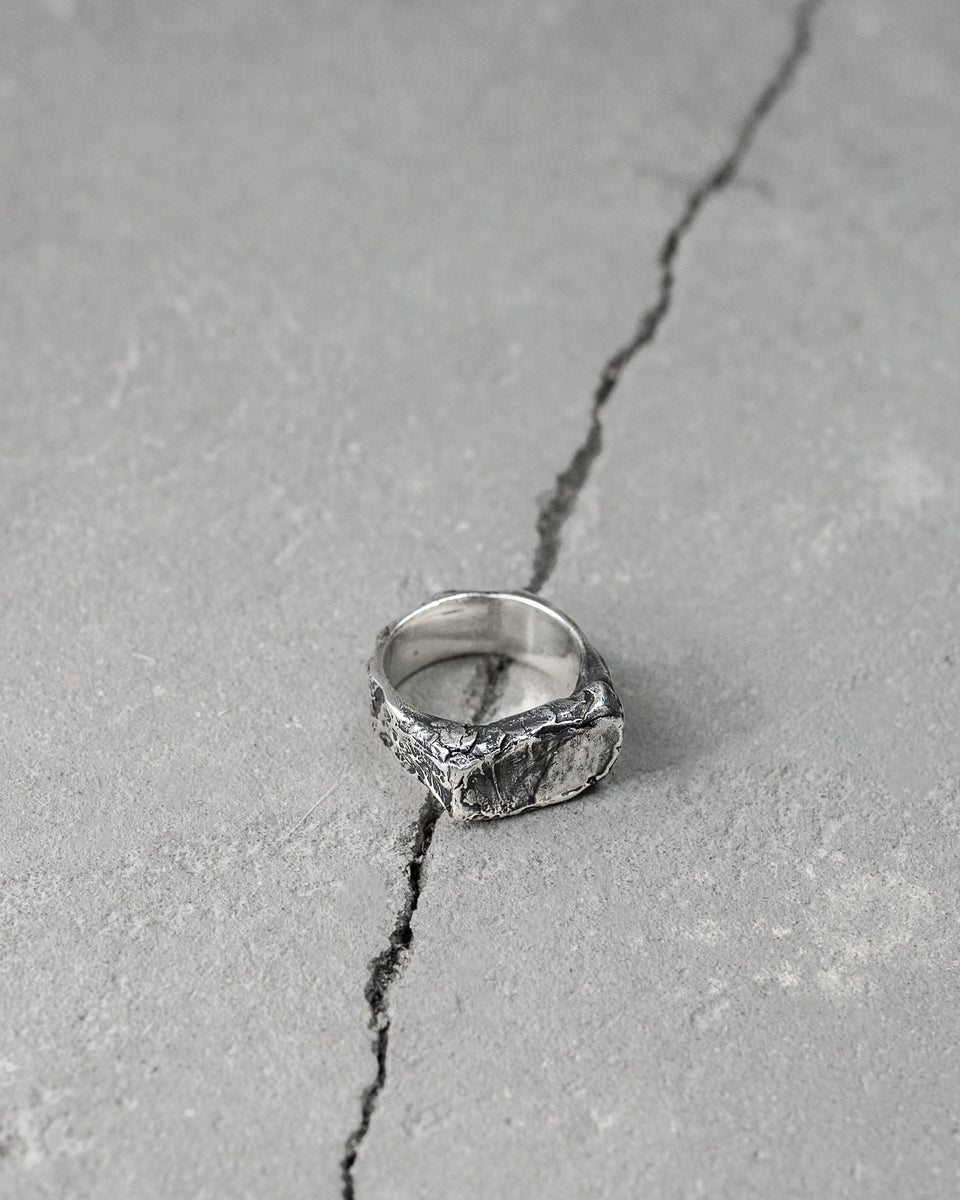 MALTD-SIGNET // GONE.ARCHIVE - Artisan Jewellery