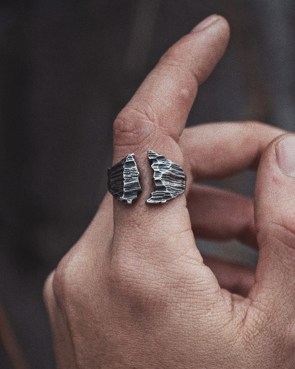 PRIMIT-SIGNET-RING // GONE.ARCHIVE - Artisan Jewellery